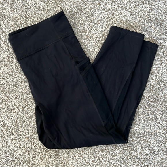 Fabletics | Pants & Jumpsuits | Fabletics Capri Workout Leggings | Poshmark